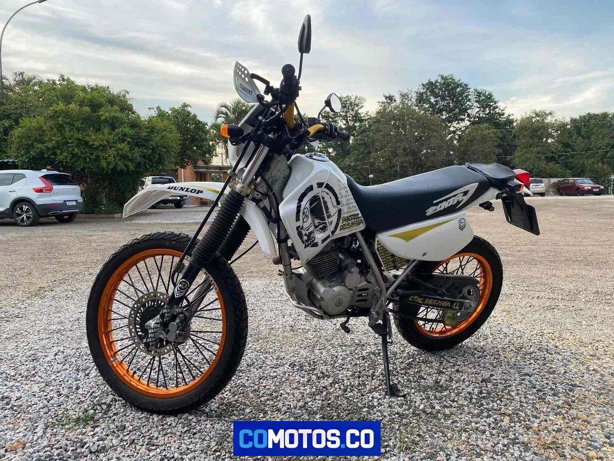 Honda XR 200R | Ficha técnica, precio, modelos, características