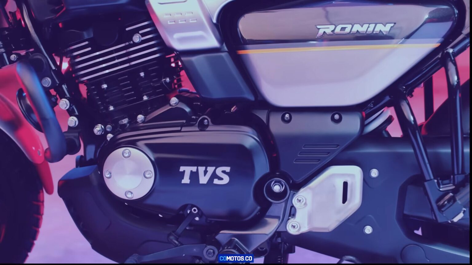 Nueva TVS Ronin 225 | Precio, ficha técnica, características, fotos