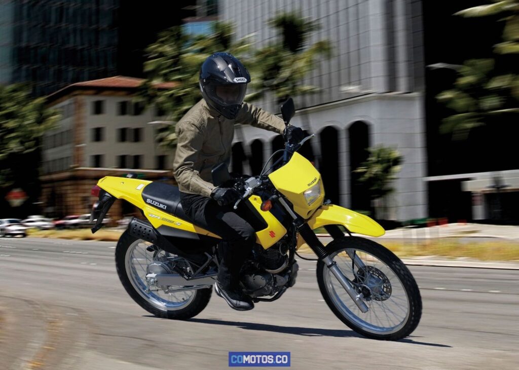 Suzuki DR 200 | Ficha técnica, precio, consumo, velocidad, fotos