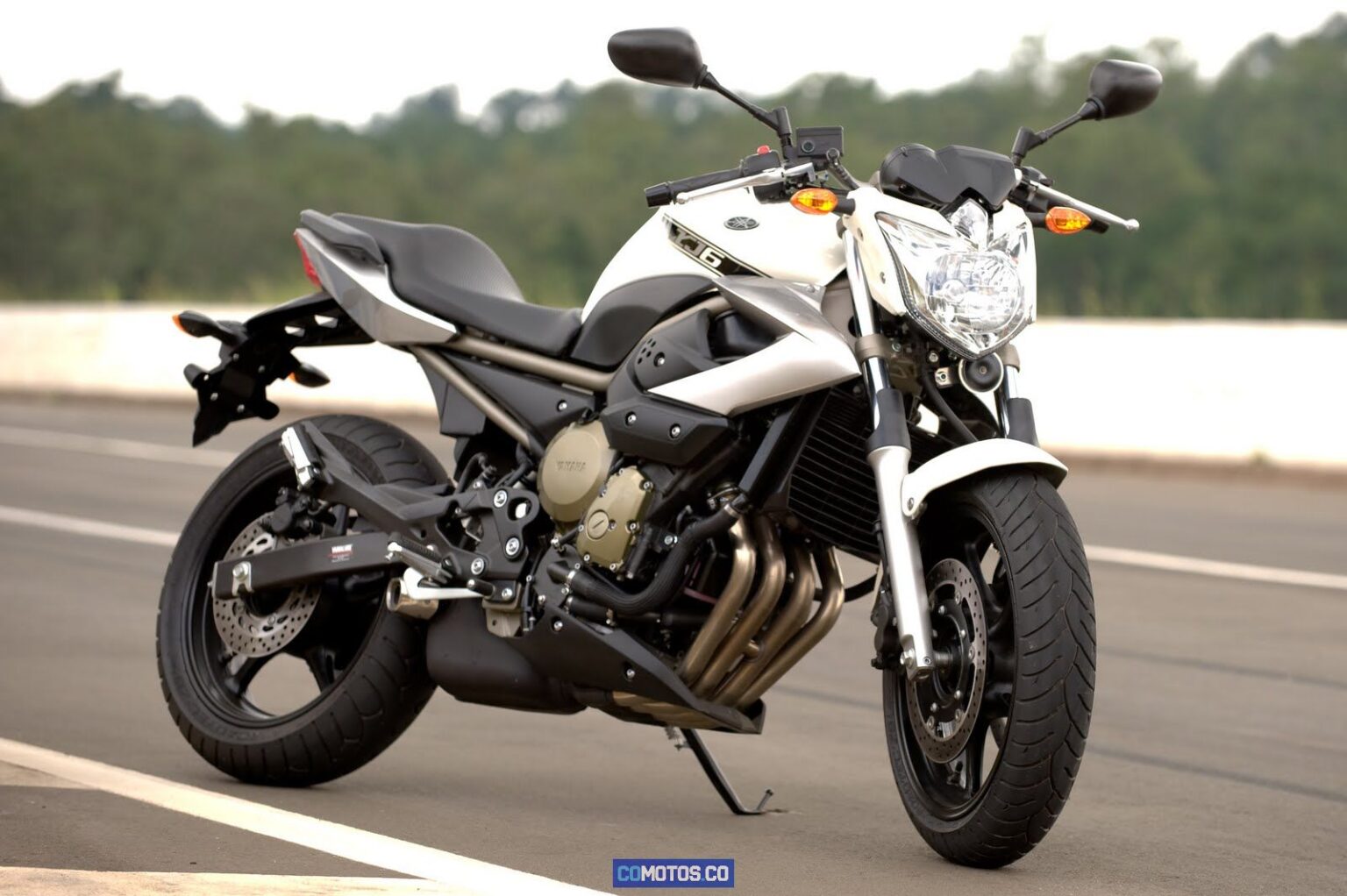 Yamaha XJ6 | Ficha técnica, precio, consumo, velocidad, fotos