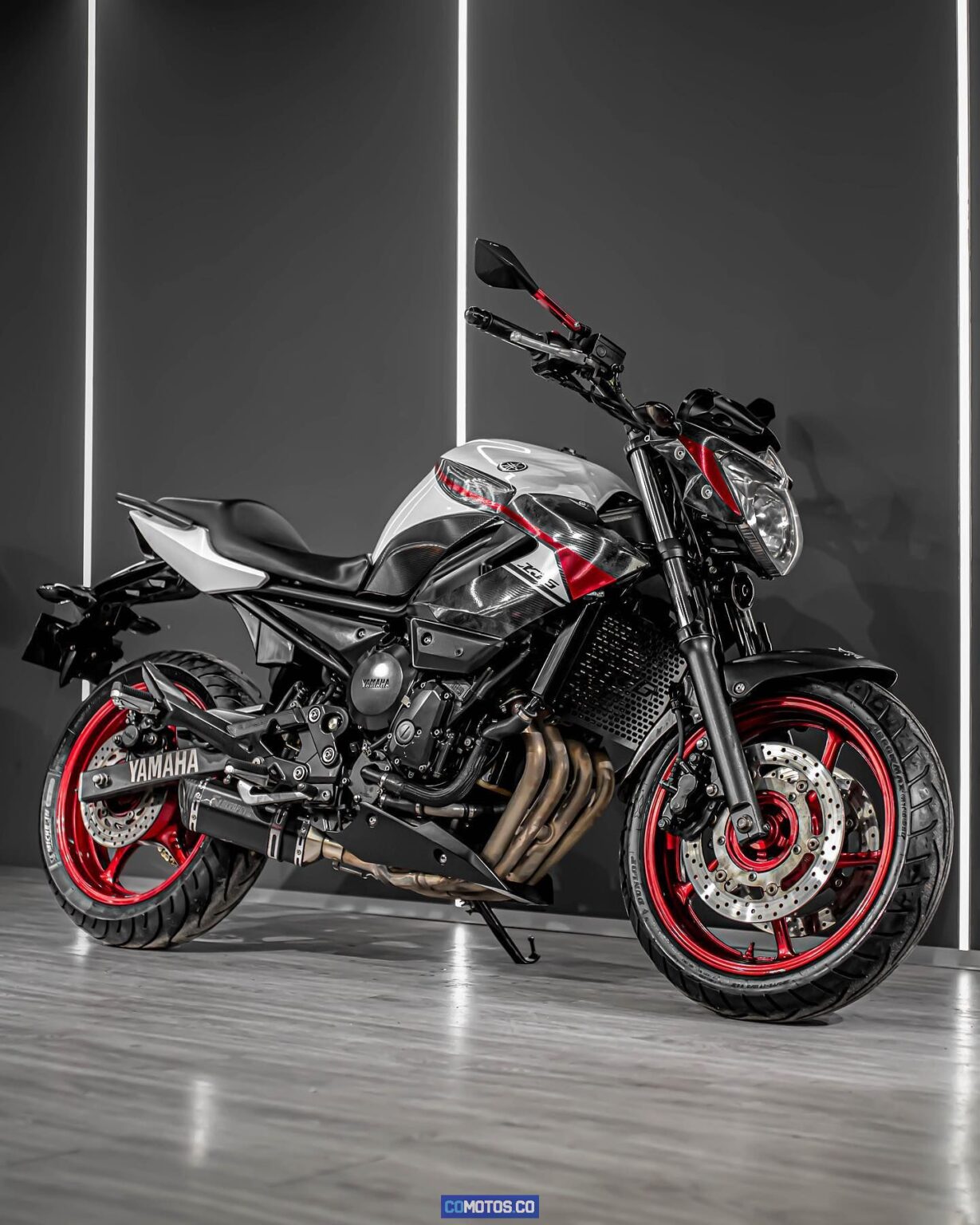 Yamaha XJ6 | Ficha técnica, precio, consumo, velocidad, fotos