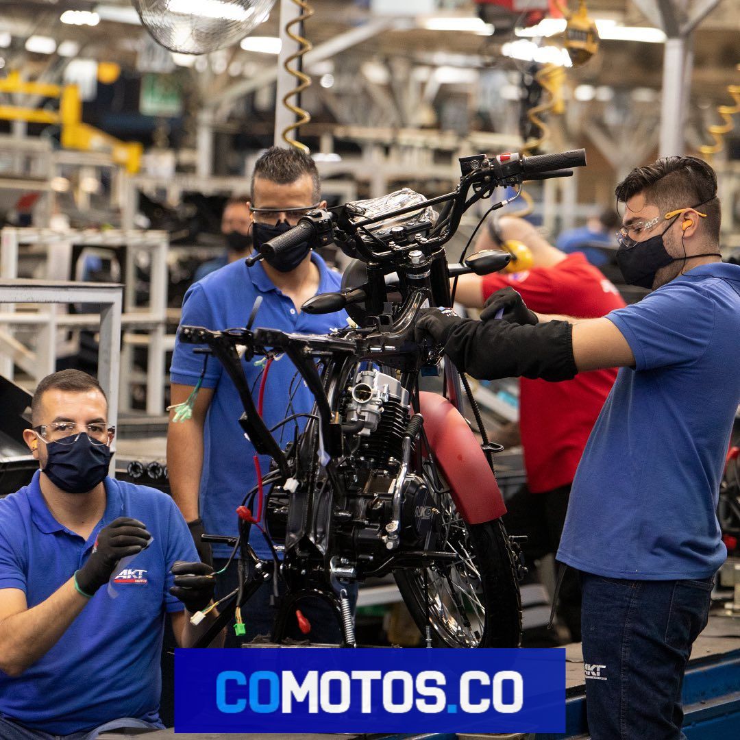 Nueva AKT NKD 125 2024 con tablero digital y LED | Precio, ficha técnica